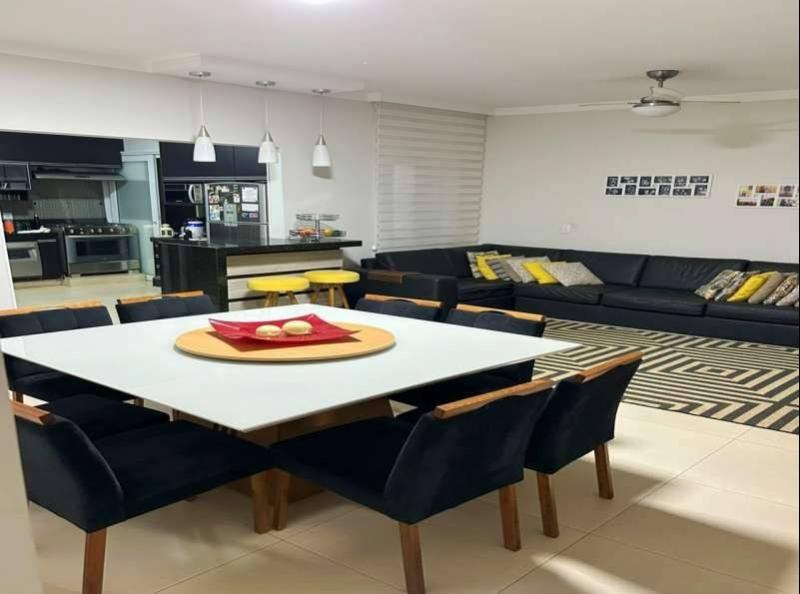 Casa à venda com 3 dormitórios no bairro Condomínio Flamboyant em Jaú ...